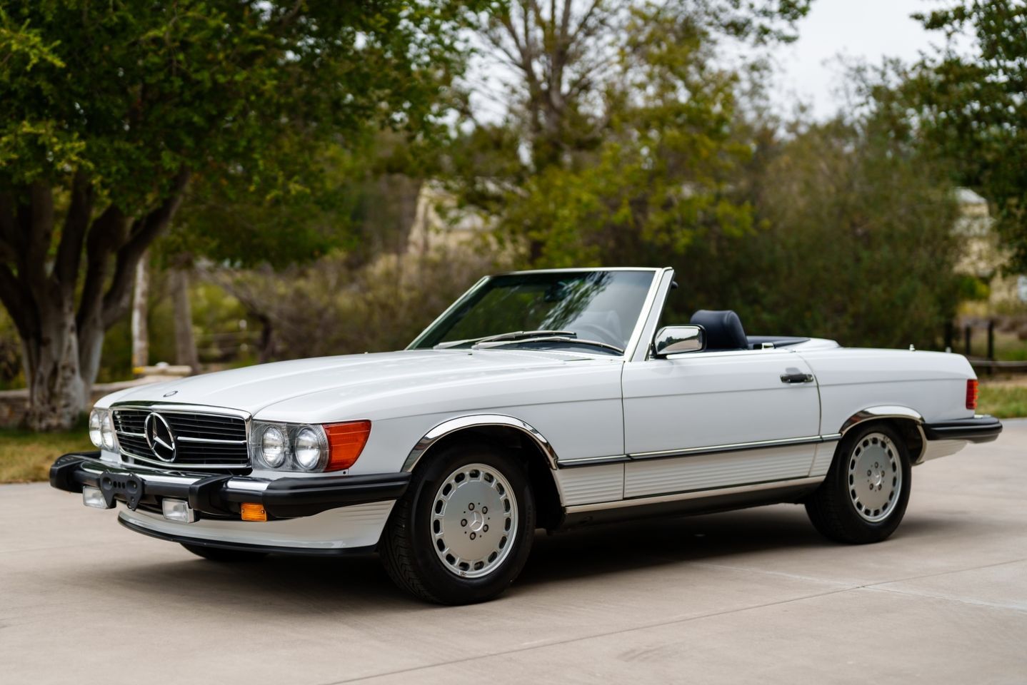 SOLD 1989 Mercedes-Benz 560SL Coupe/Roadster - Scott Grundfor Company ...