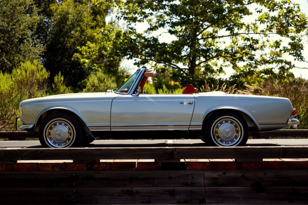 SOLD 1969 Mercedes-Benz 280 SL Coupe/Roadster - Scott Grundfor Company ...